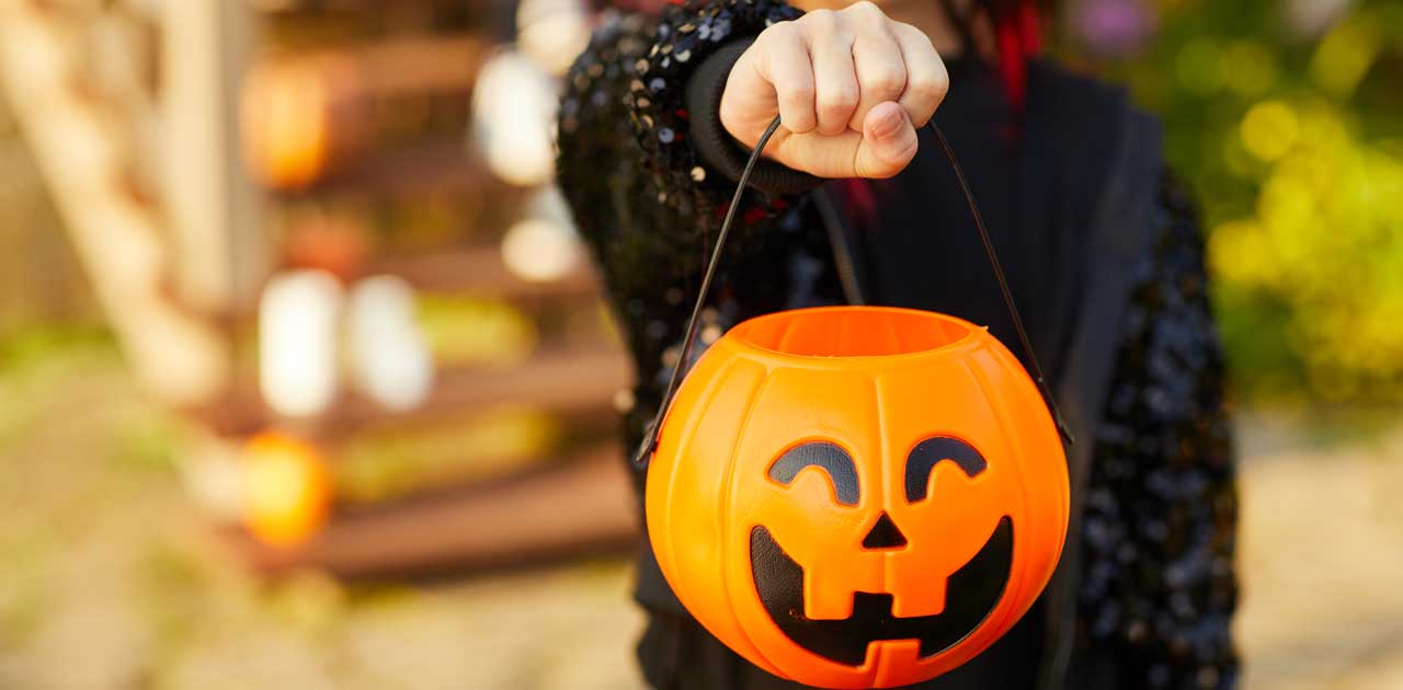 Easy Things You Can Do to Keep Kids Safe on Halloween - OnFocus