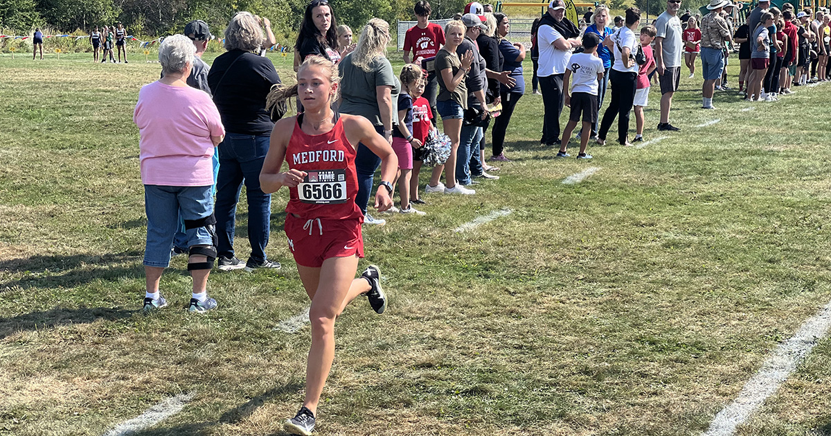Meredith Richter, Medford Take Titles at Colby Cross Country Meet - OnFocus